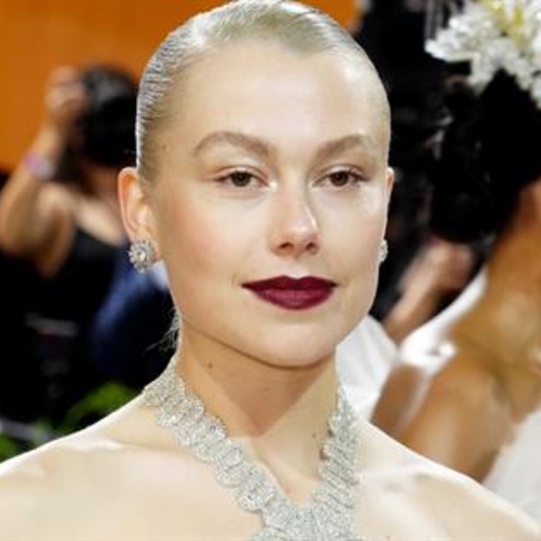 Phoebe Bridgers SLAMS Fans Who Phoebe Bridgers SLAMS Fans Who